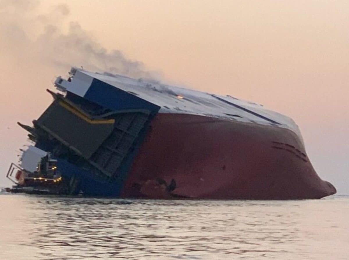 VIDEO: Baltimore-Bound Cargo Ship Capsizes off Georgia | Chesapeake Bay ...