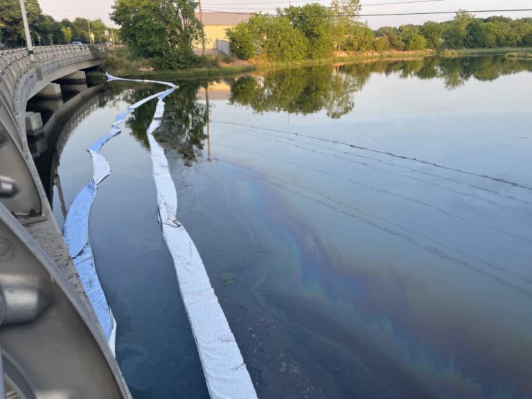 Cleanup of Oil Spill Continues off Elizabeth River | Chesapeake Bay ...