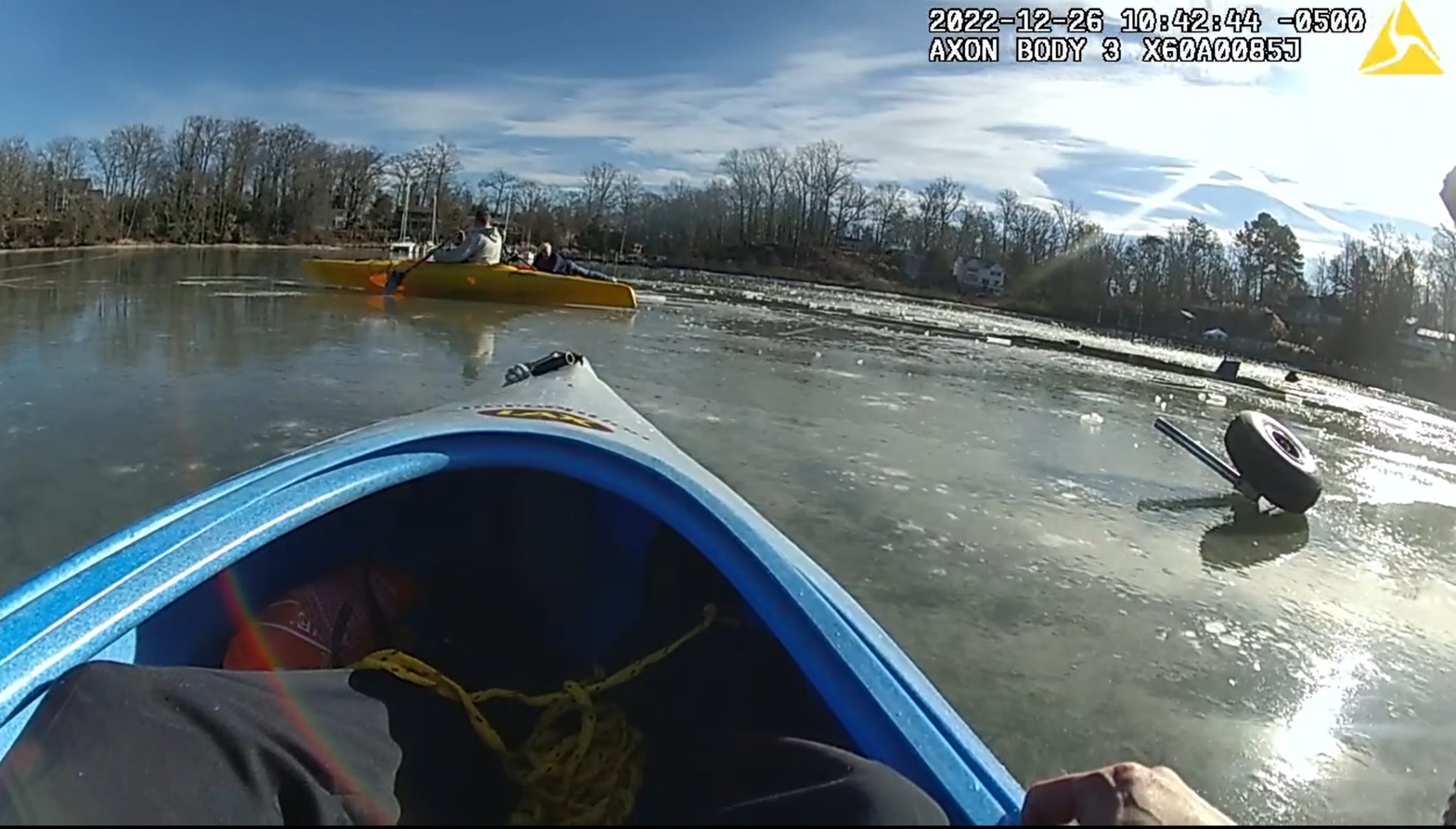 VIDEO: How Heroes in Kayaks Rescued Pilot from Iced-in Creek ...