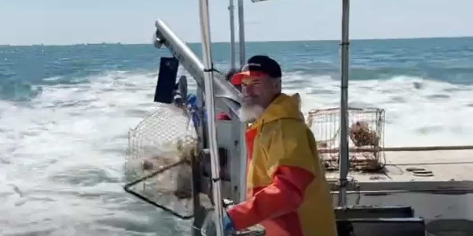 VIDEO: Waterman Back on the Water after Losing Leg in Crash ...