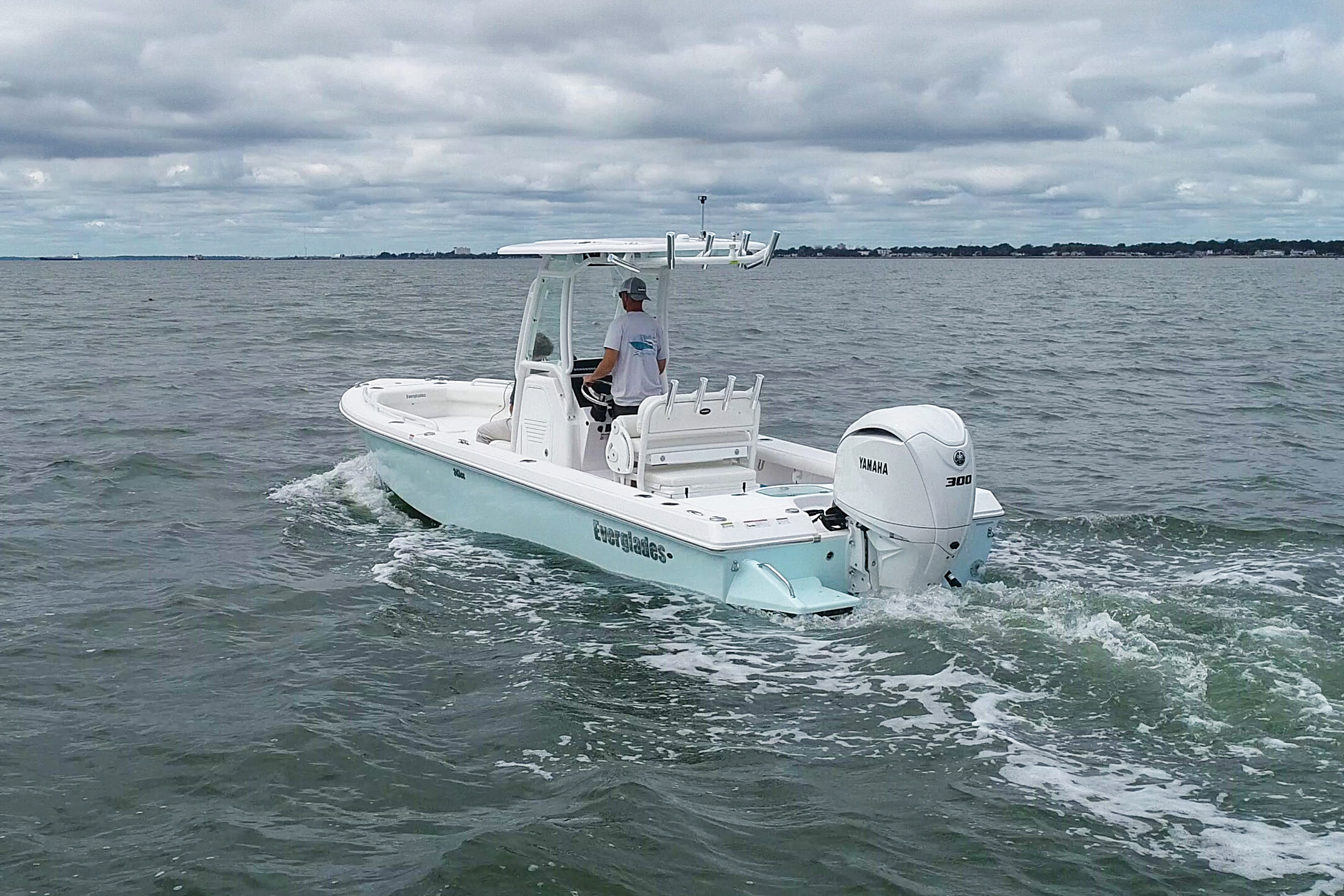 Refreshed but Still a Classic: Everglades 243cc | Chesapeake Bay Magazine