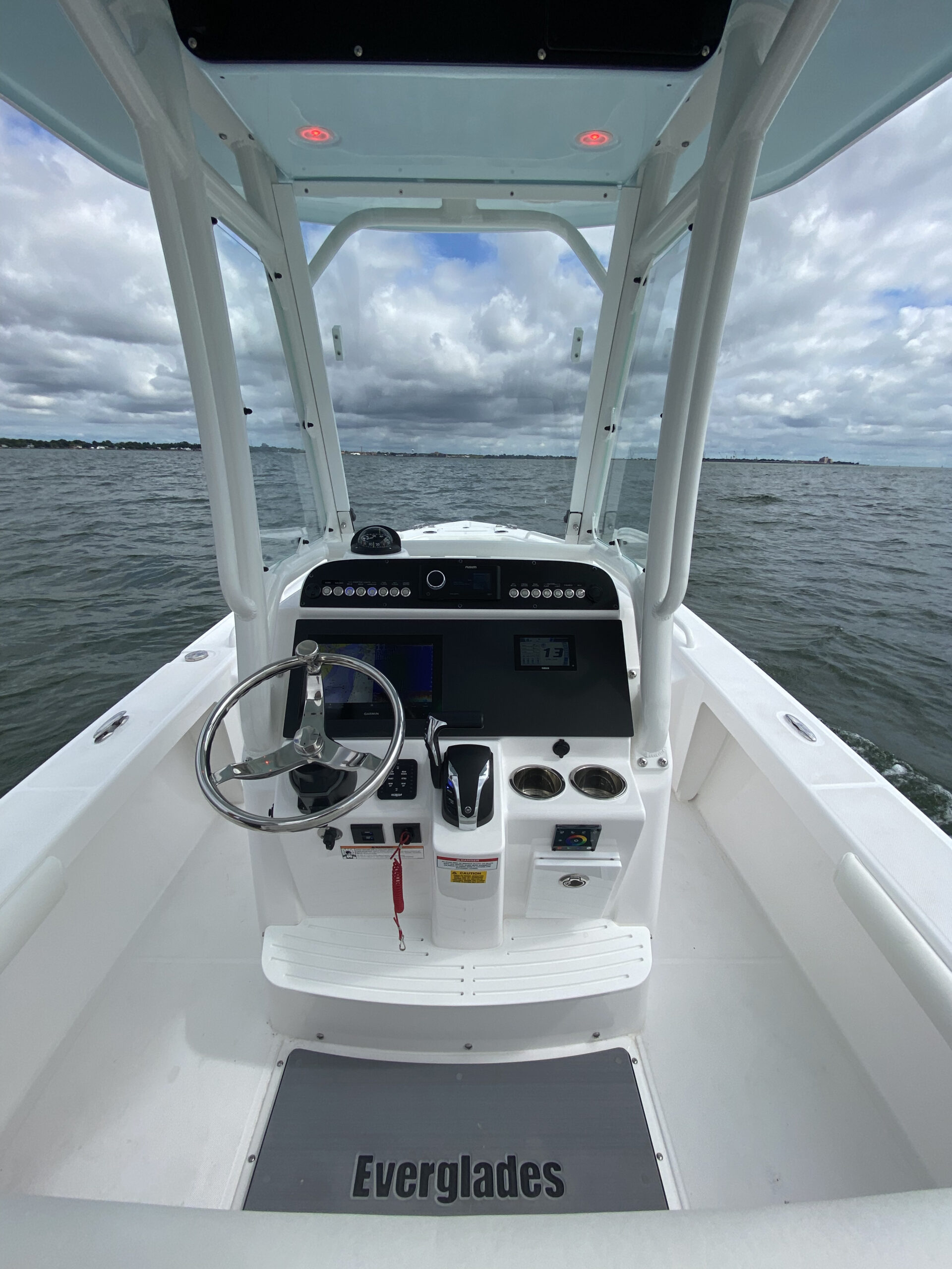 Refreshed but Still a Classic: Everglades 243cc | Chesapeake Bay Magazine