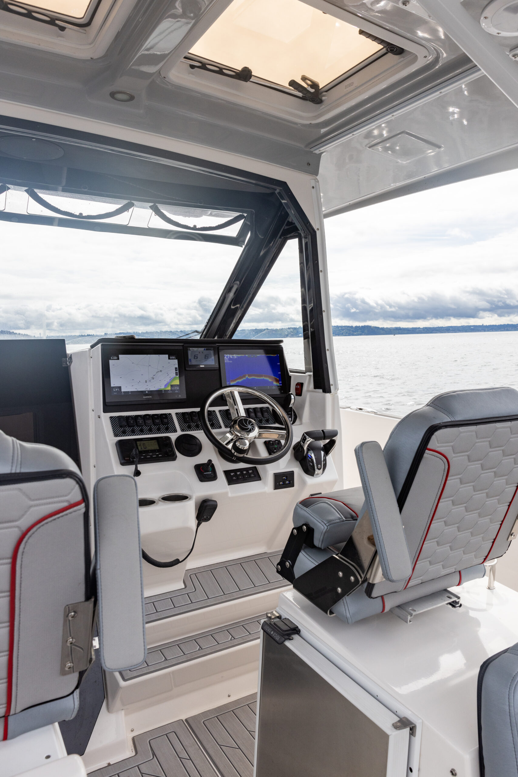 A Different Kind of Bowrider: Solara S-310 Console Walkaround ...
