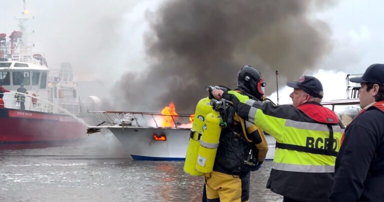 VIDEO: Liveaboard Boater's Home a Total Loss after Marina Fire ...