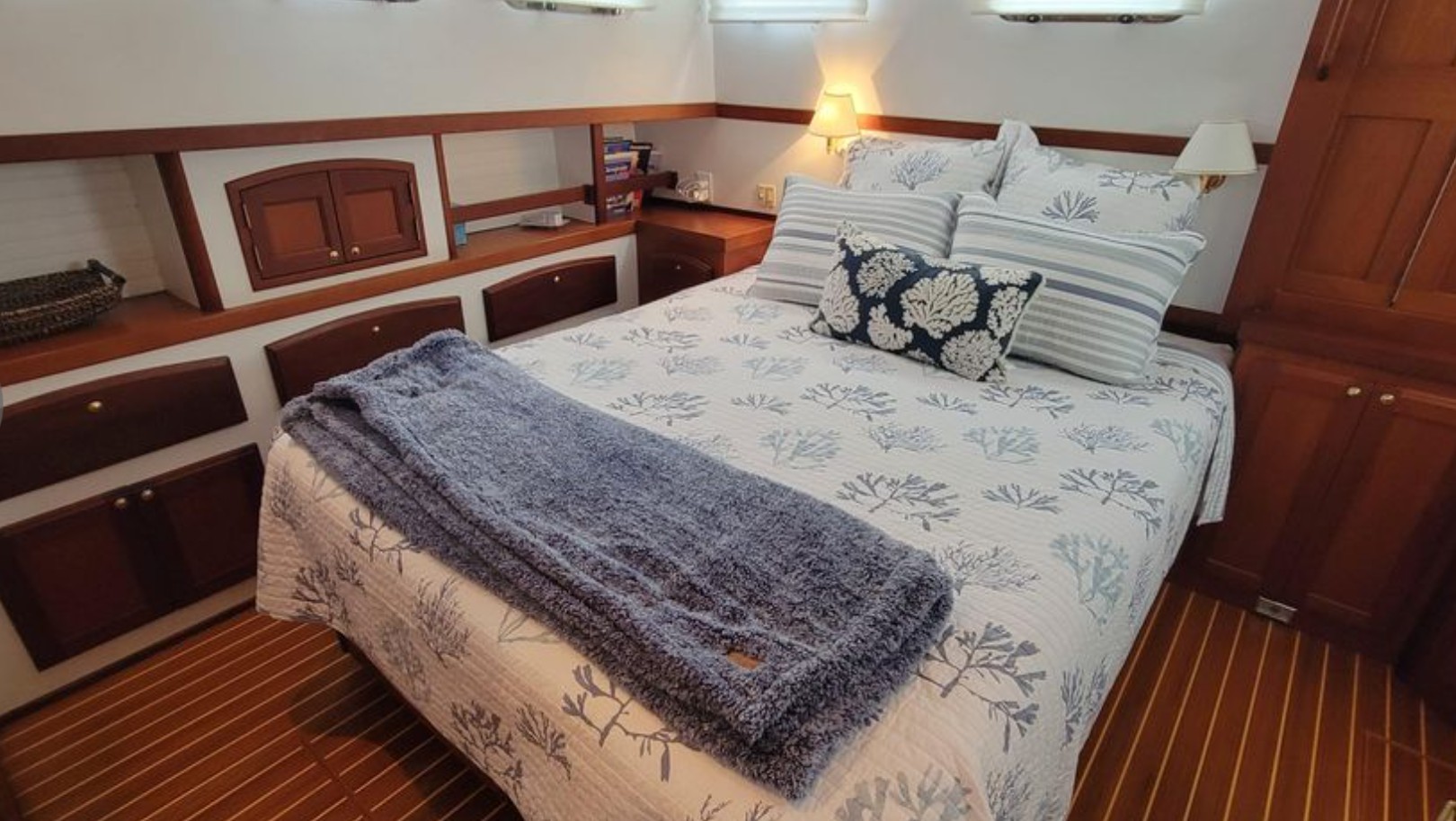 Boat of the Week: 2003 Sabreline 47 Motor Yacht | Chesapeake Bay Magazine