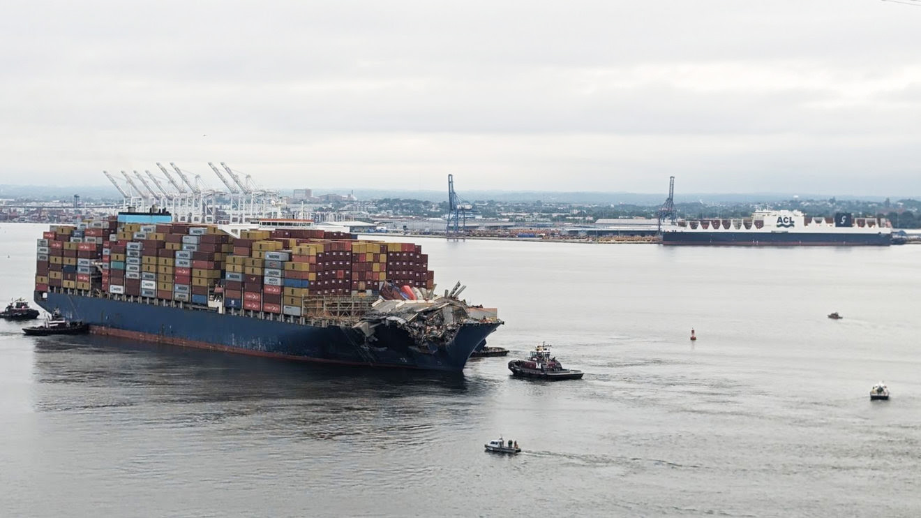 VIDEO: Container Ship Dali Refloated, Towed from Key Bridge Site ...