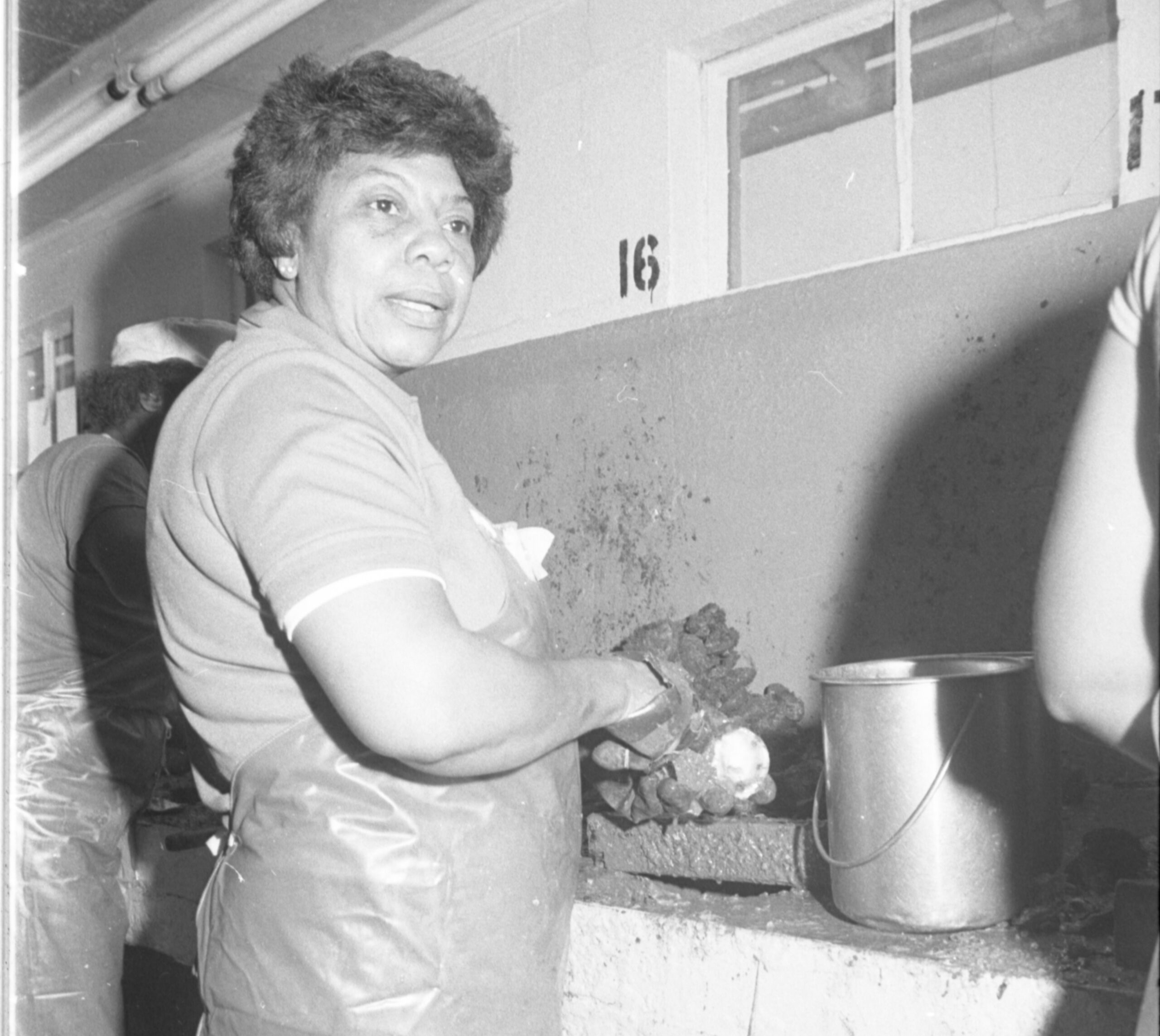 Urbanna Oyster Festival to Honor Pioneering Shucking Champion Sarah ...